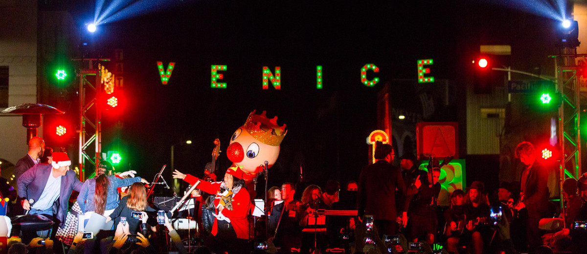 » Venice Sign Holiday Lighting and Block Party