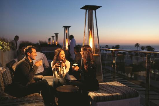 » Sunset Soirée at Hotel Erwin’s High Rooftop Lounge