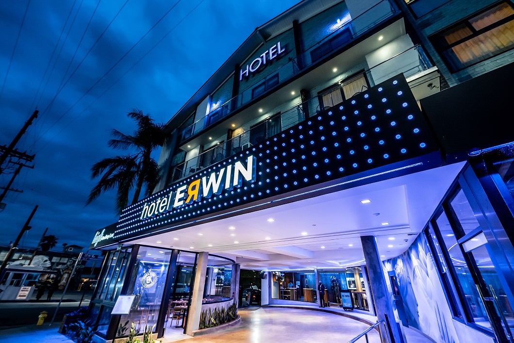 » Hang Loose in Venice Beach & Stay at Hotel Erwin!